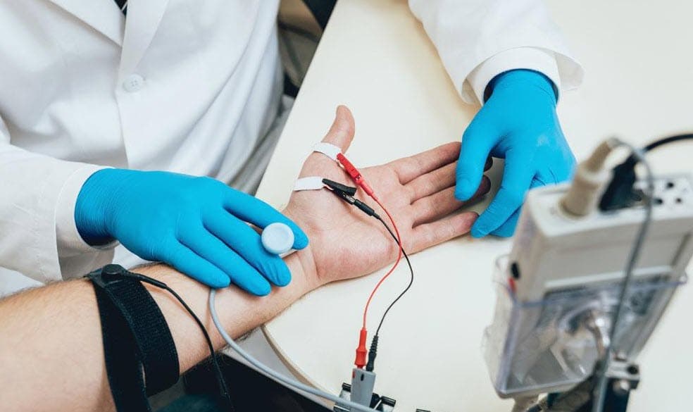 Hand Numbness? 6 Possible Reasons – Wellness Gaze